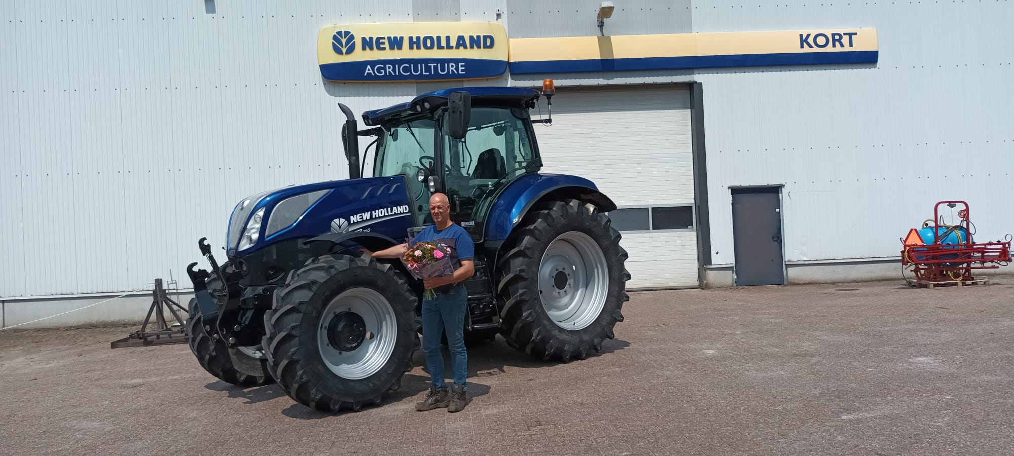 New Holland T7.210 afgeleverd - Kort